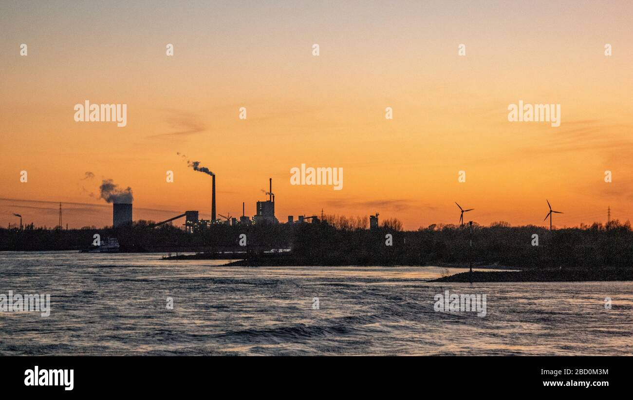 Oil and Gas refinery industry plant with glitter lighting, Factory of ...