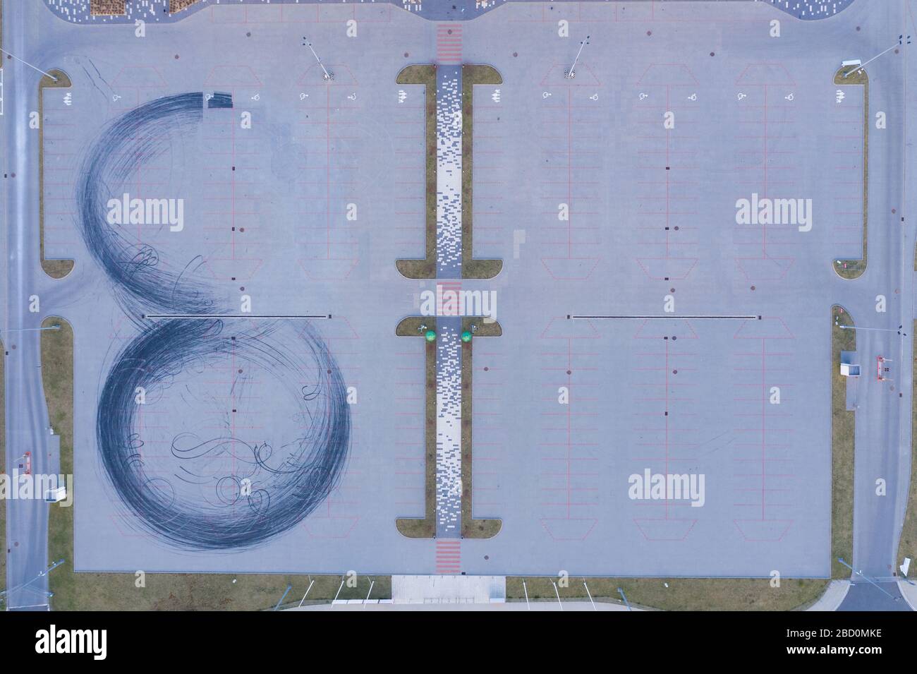 Skid mark car aerial hi-res stock photography and images - Alamy