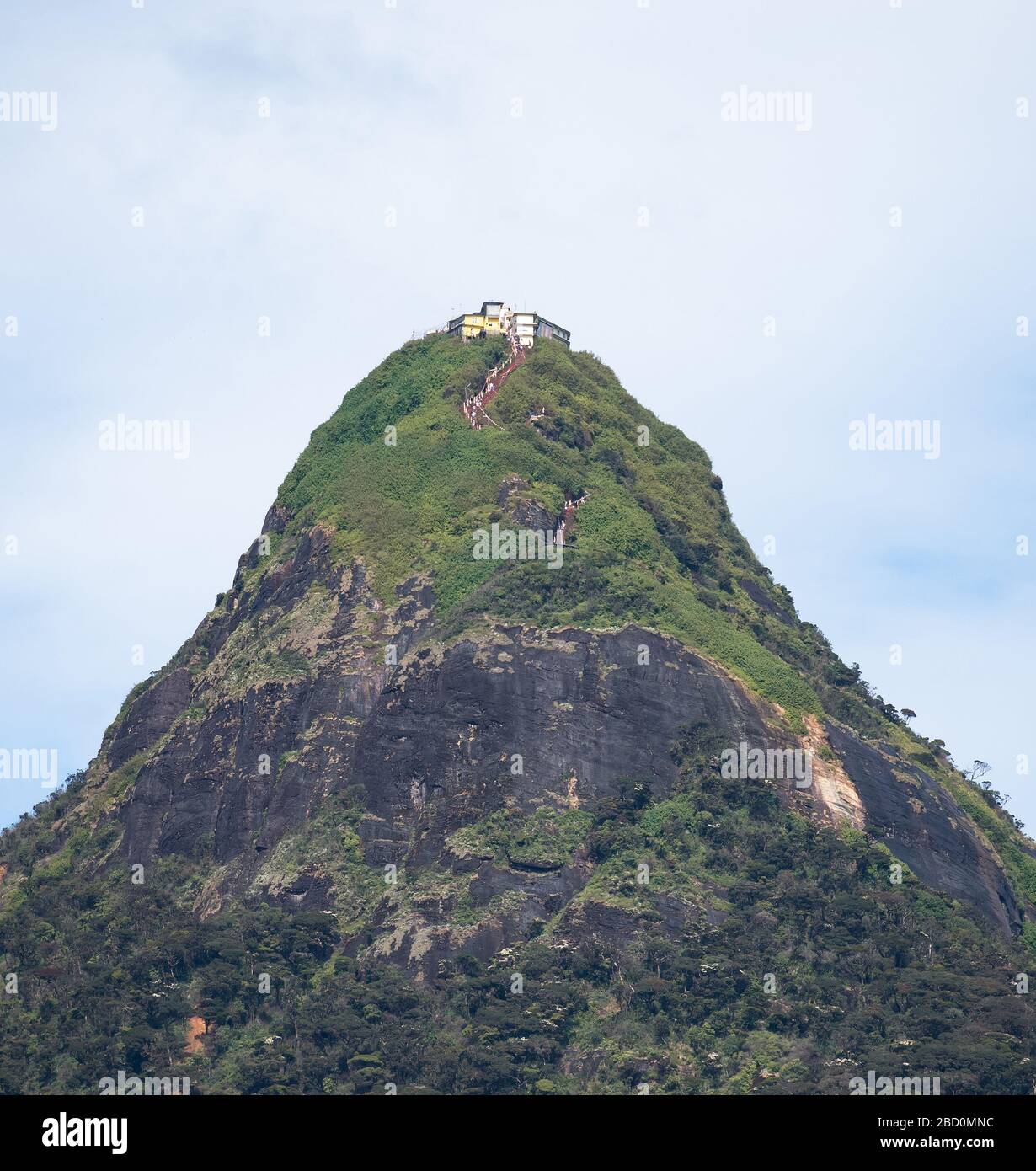 Sri pada mountain hi-res stock photography and images - Alamy
