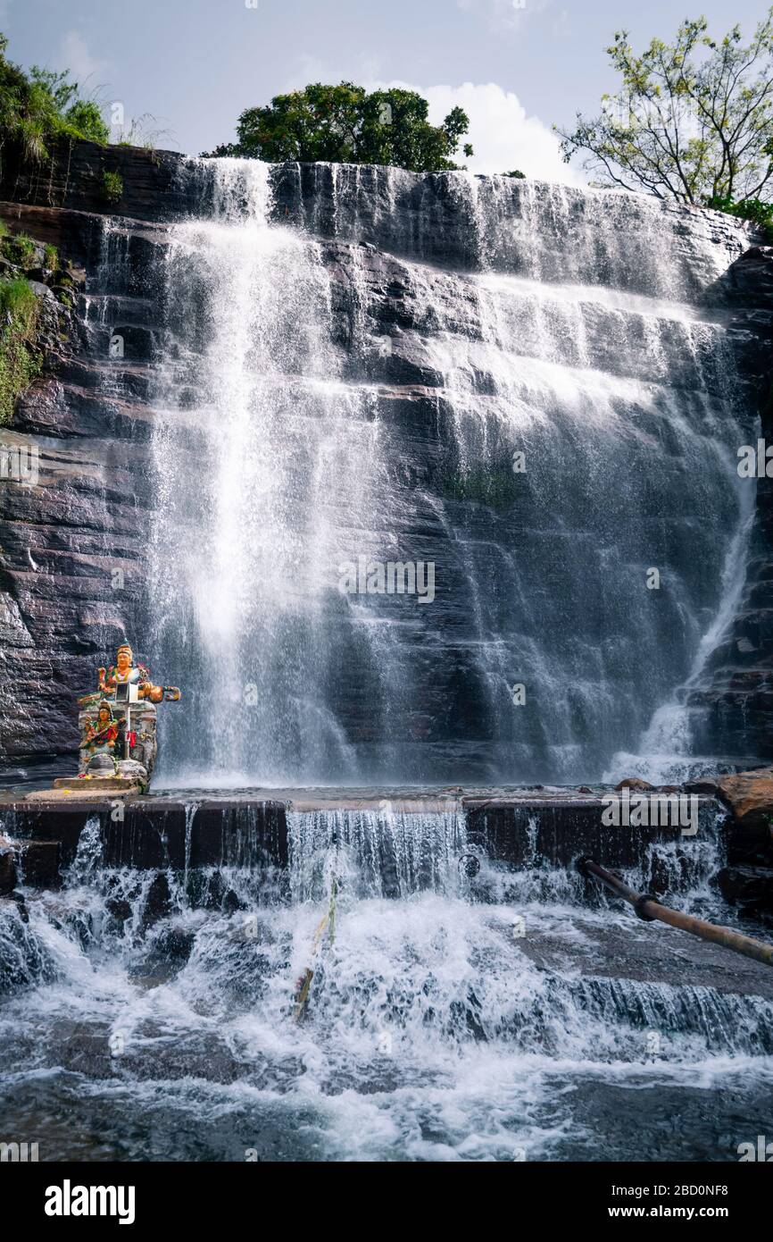 Dunsinane waterfalls Pundaluoya, Sri Lanka Stock Photo - Alamy