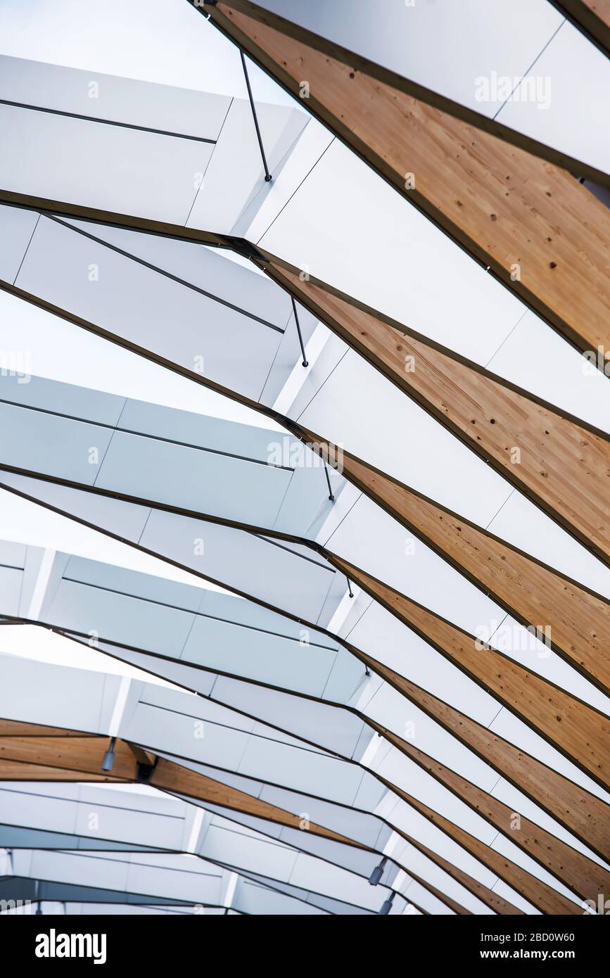 Opening Day Canary Wharf Crossrail Station - landscape design by ...