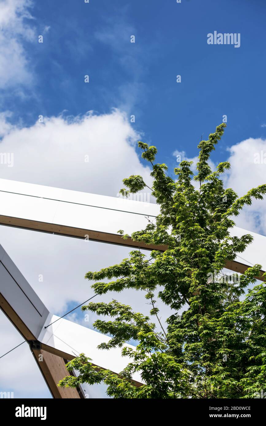 Opening Day Canary Wharf Crossrail Station - landscape design by ...