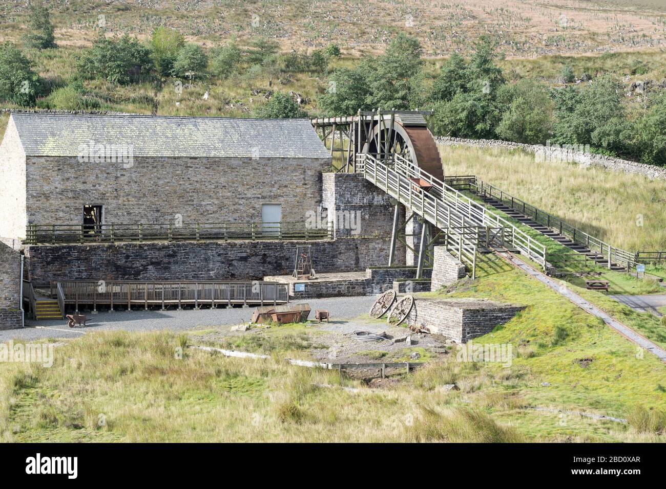 Disused large wheel and pithead gear hi-res stock photography and ...