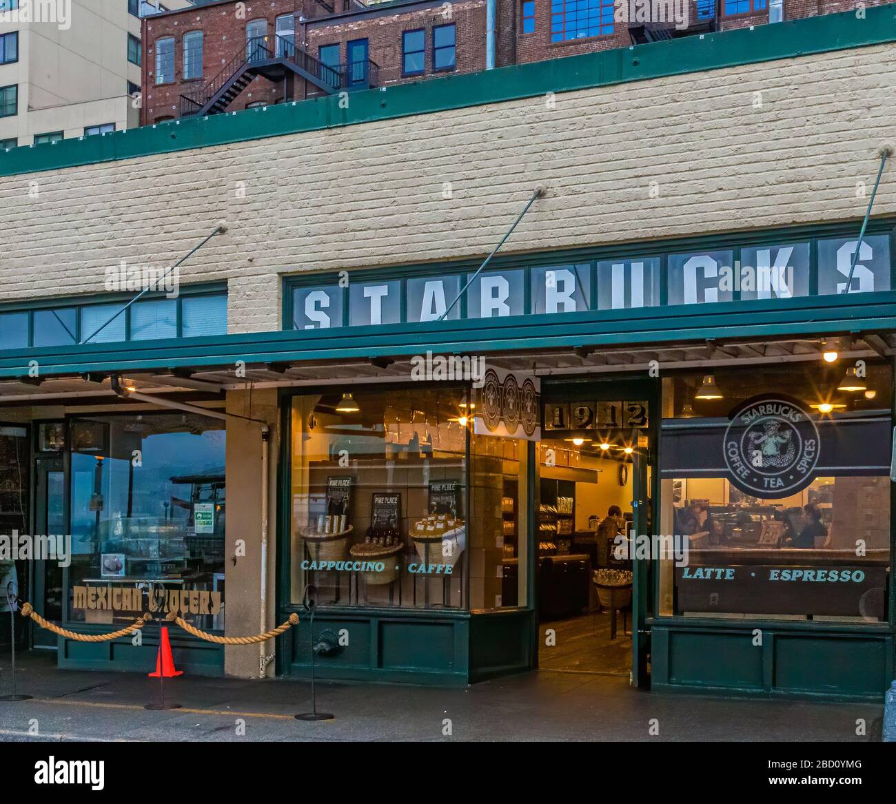 Starbucks seattle pike place market hi-res stock photography and images ...