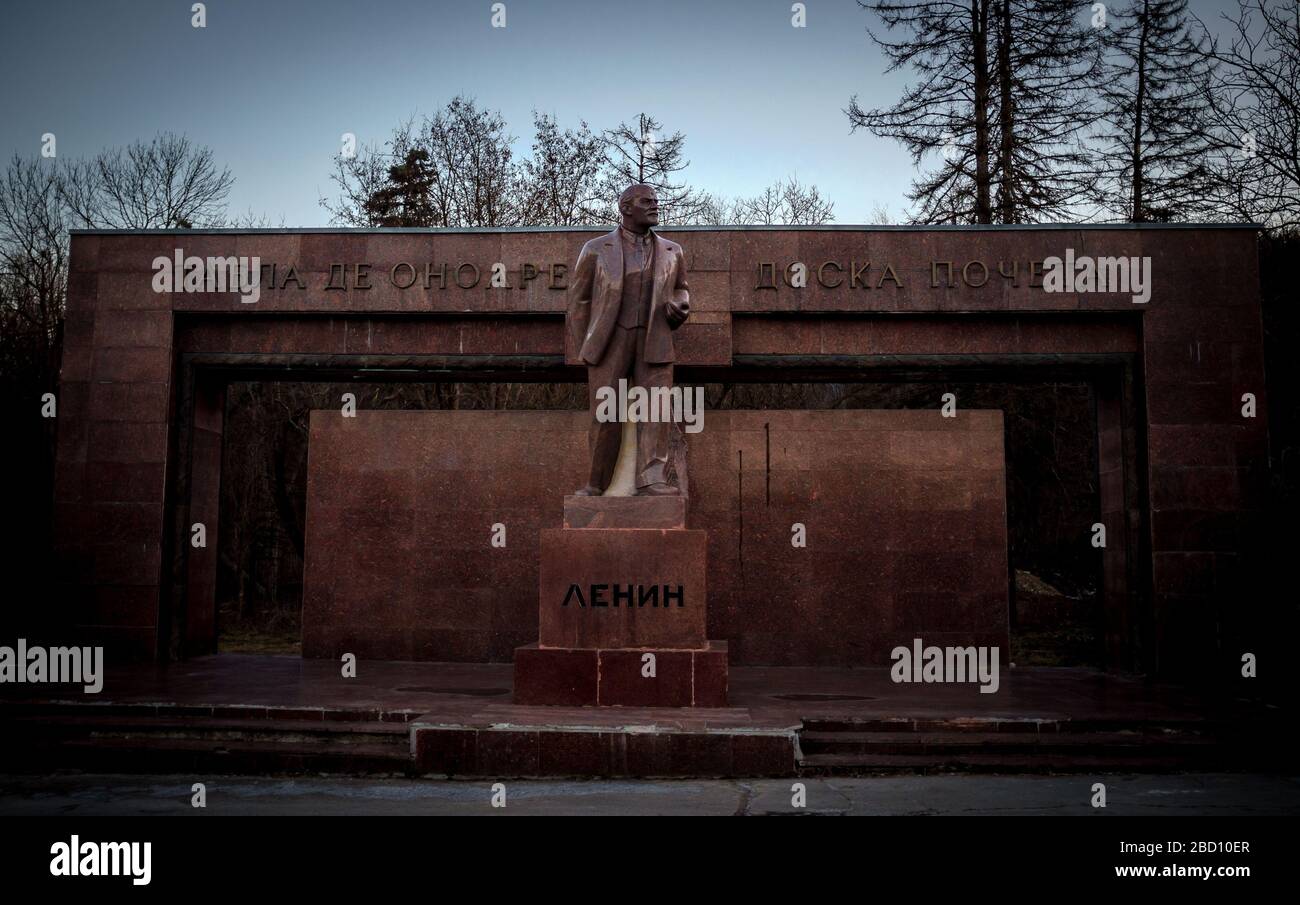 Lenin statue in Chisinau, Moldova Stock Photo - Alamy
