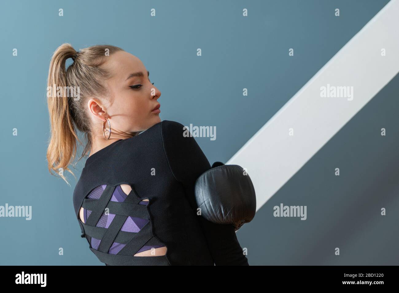 Shoulder to shoulder stance hi-res stock photography and images - Alamy