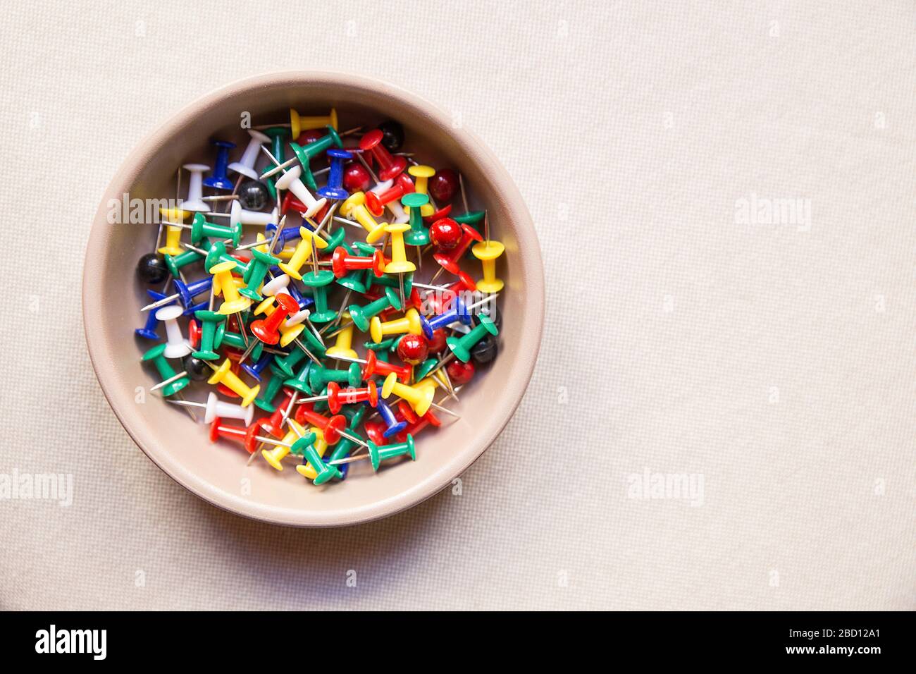 Drawing pins pot hi-res stock photography and images - Alamy