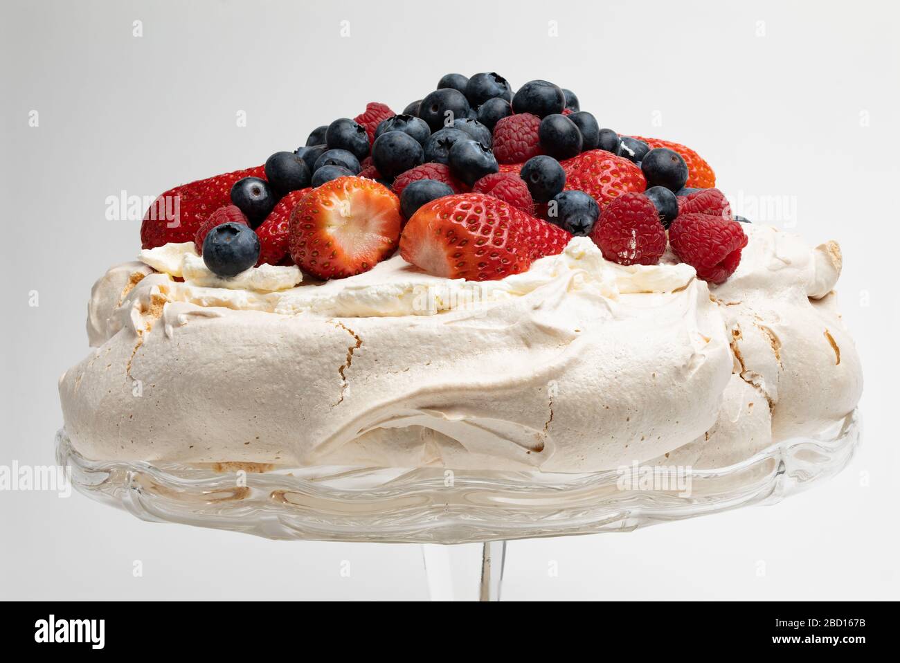 Summer pudding Pavlova Stock Photo - Alamy