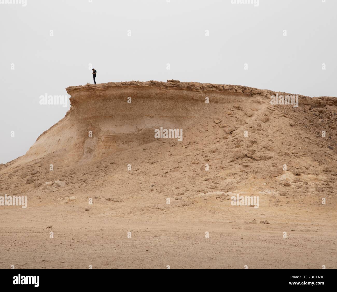 Qatar desert hi-res stock photography and images - Alamy