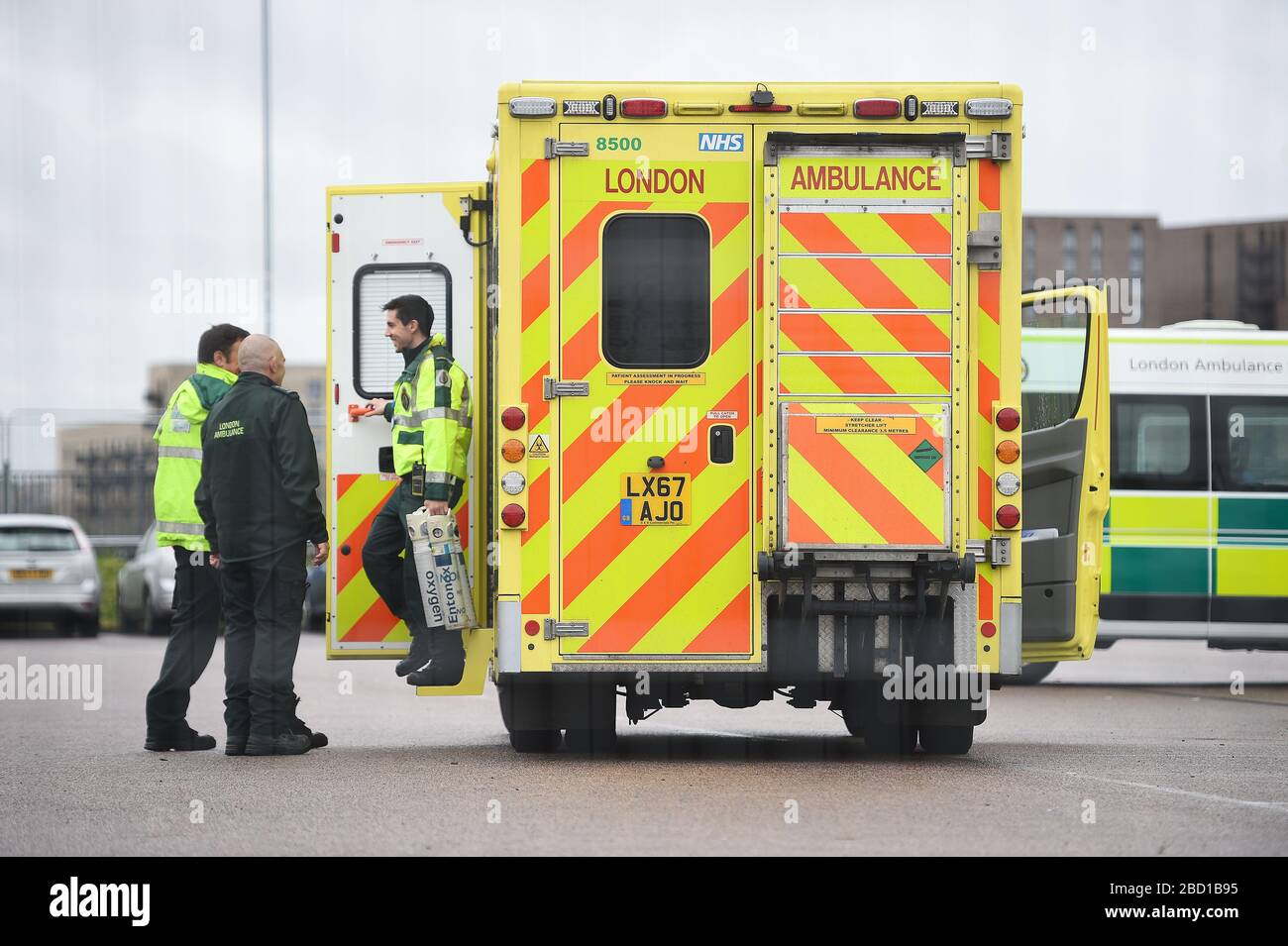 Oxygen hospital tanks hi-res stock photography and images - Alamy