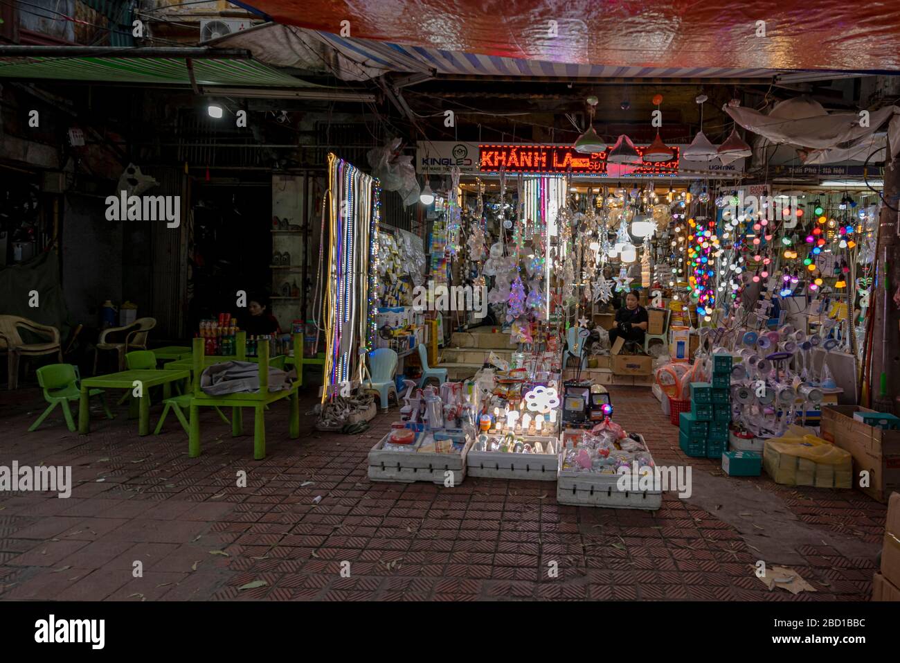 Electrical shop hi-res stock photography and images - Alamy