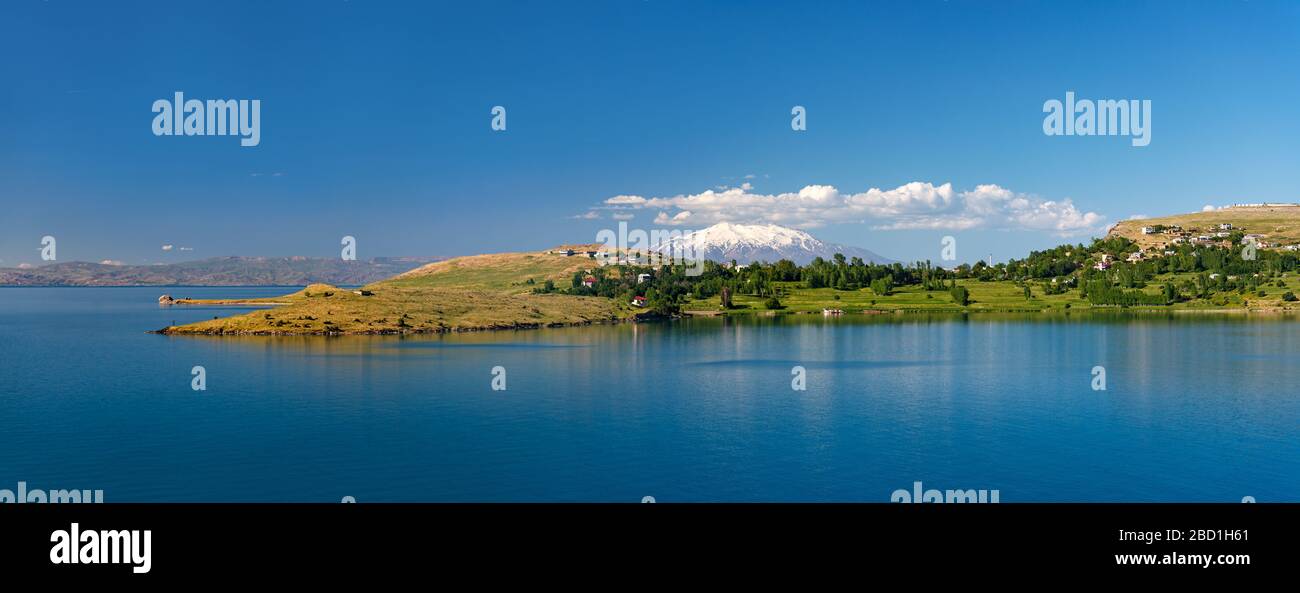 Lake van and tatvan hi-res stock photography and images - Alamy