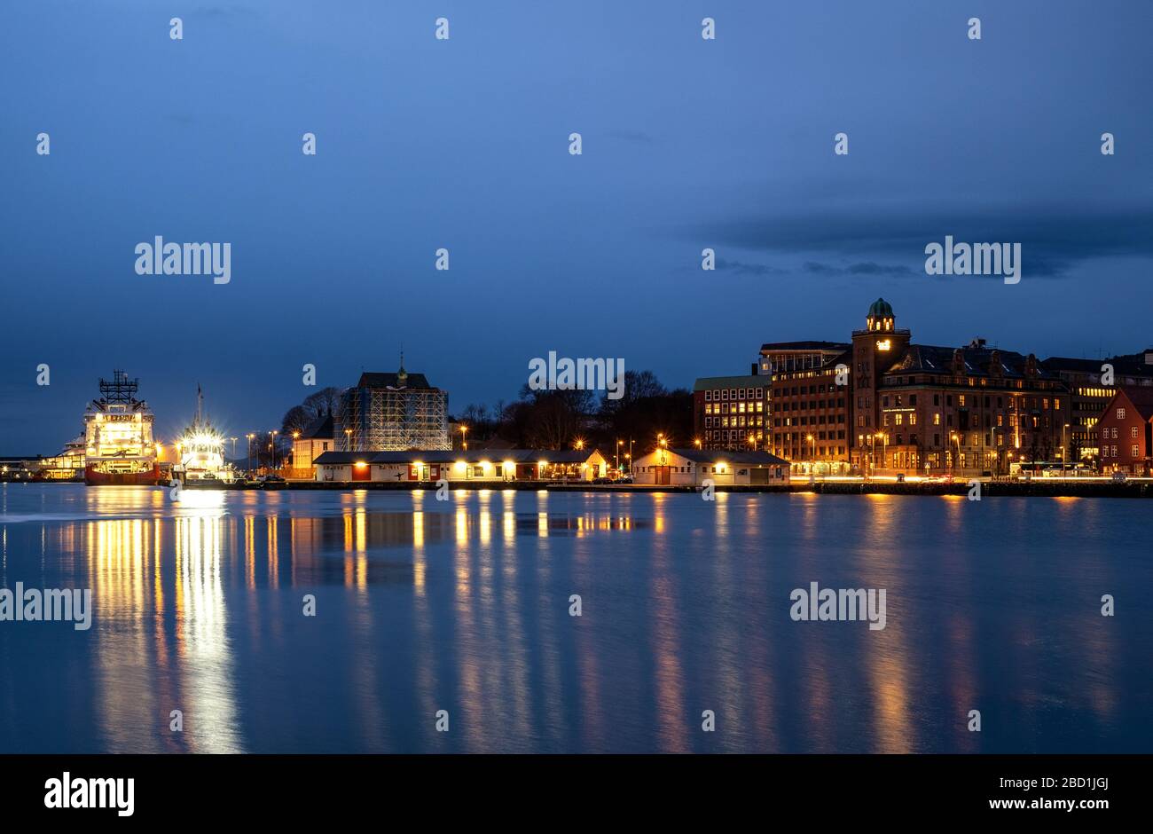 Bergen night house hi-res stock photography and images - Alamy