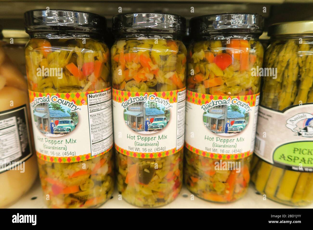 Country store shelves hi-res stock photography and images - Alamy