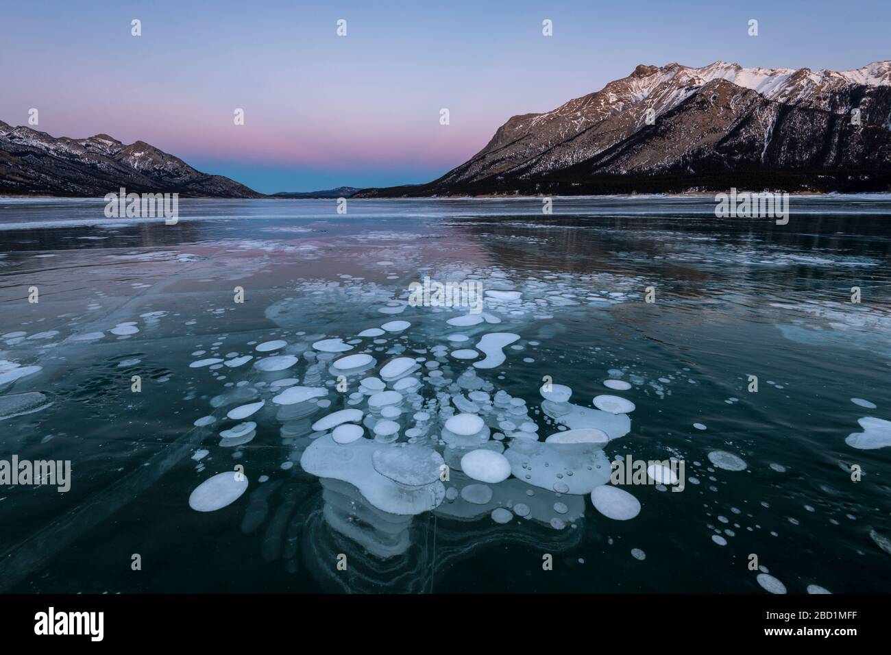 Methane bubbles hi-res stock photography and images - Alamy