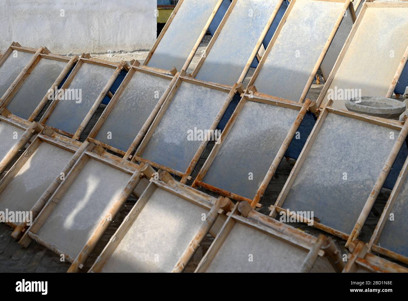 Hand made paper made from mulberry tree bark drying in the sun, Moyen ...
