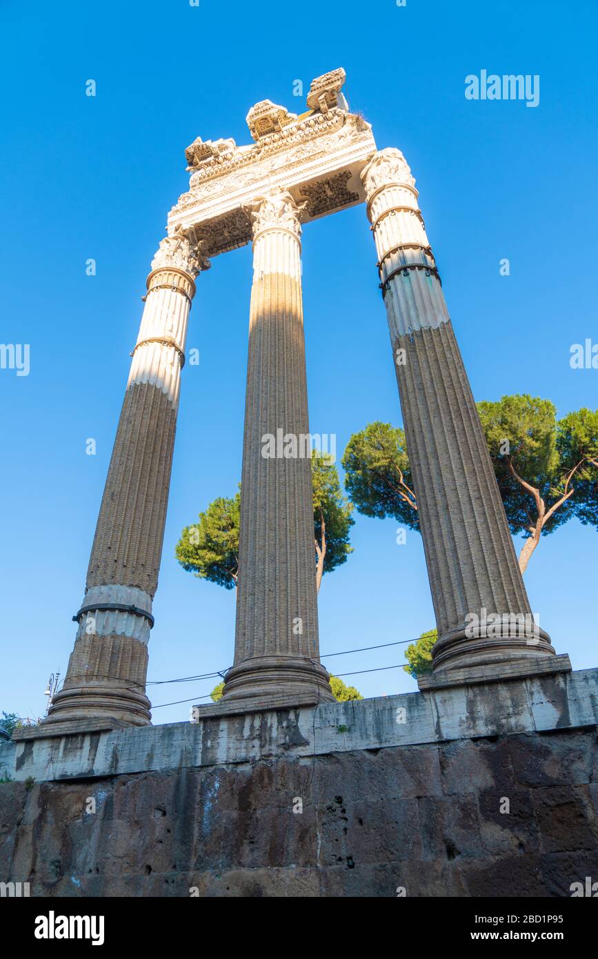 Ruins and columns, Imperial Forum (Fori Imperiali), UNESCO World ...
