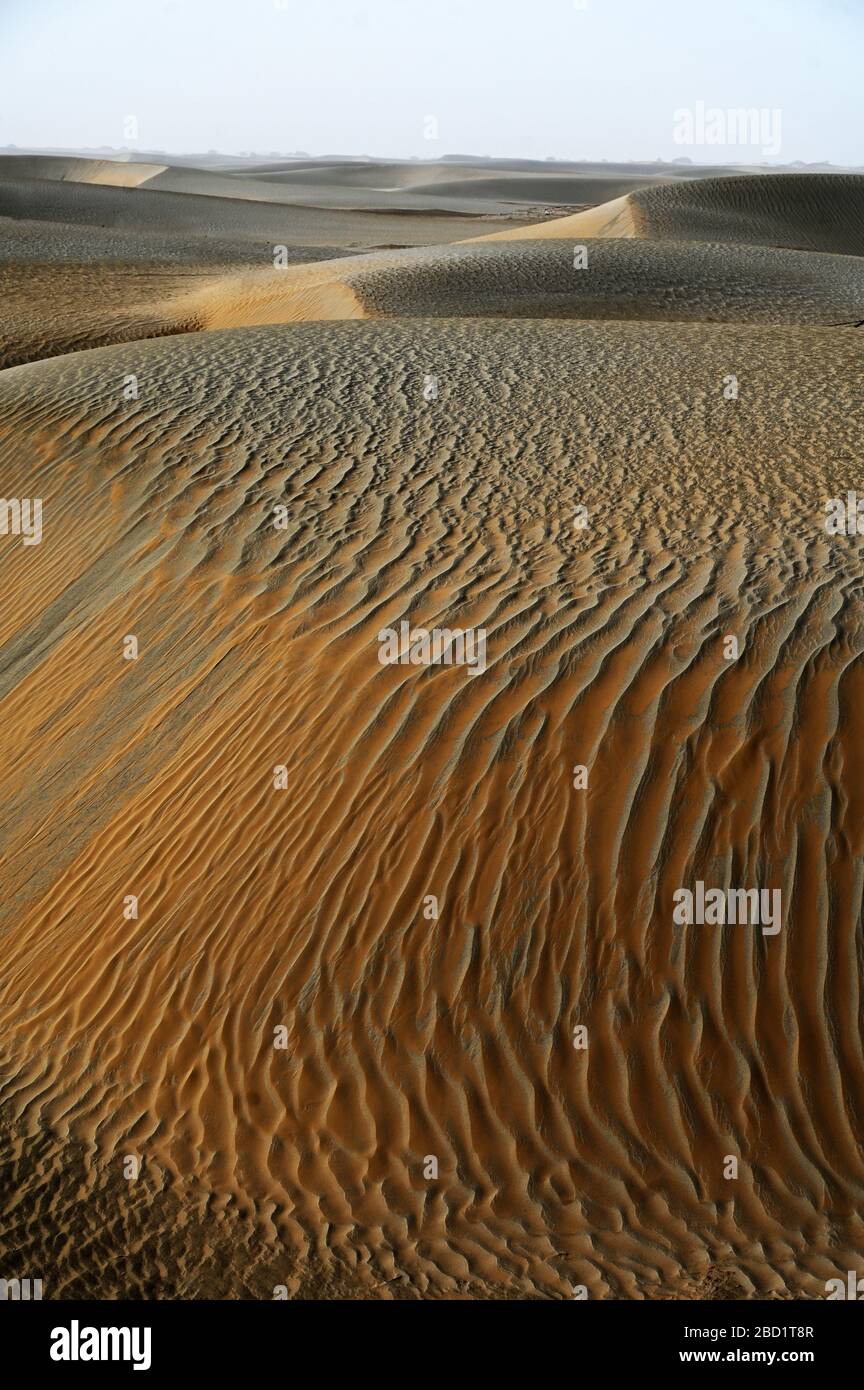 Wind blown sands in the Taklamakan desert, Hotan, Xinjiang Uyghur ...