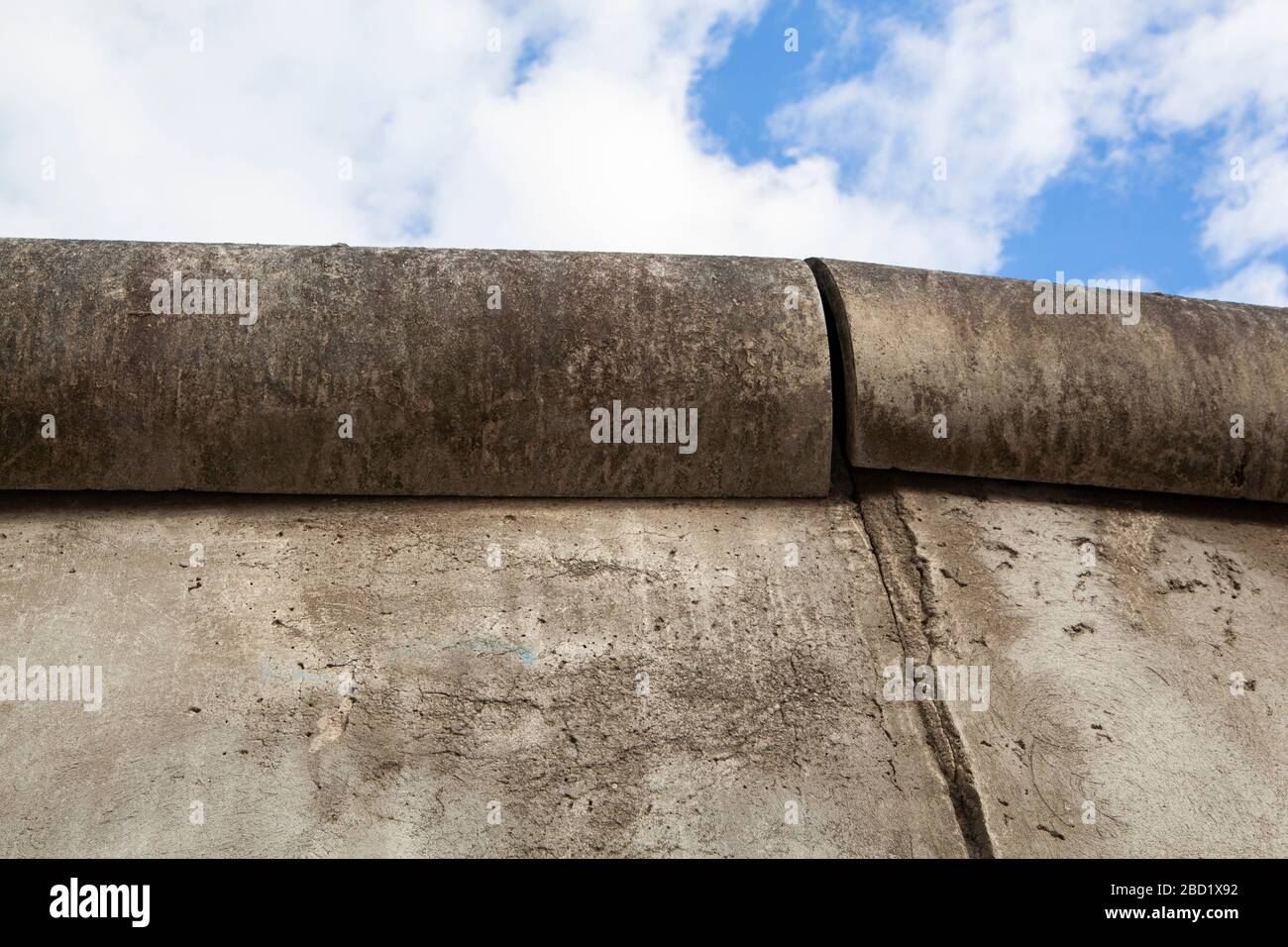 Berlin wall texture hi-res stock photography and images - Alamy