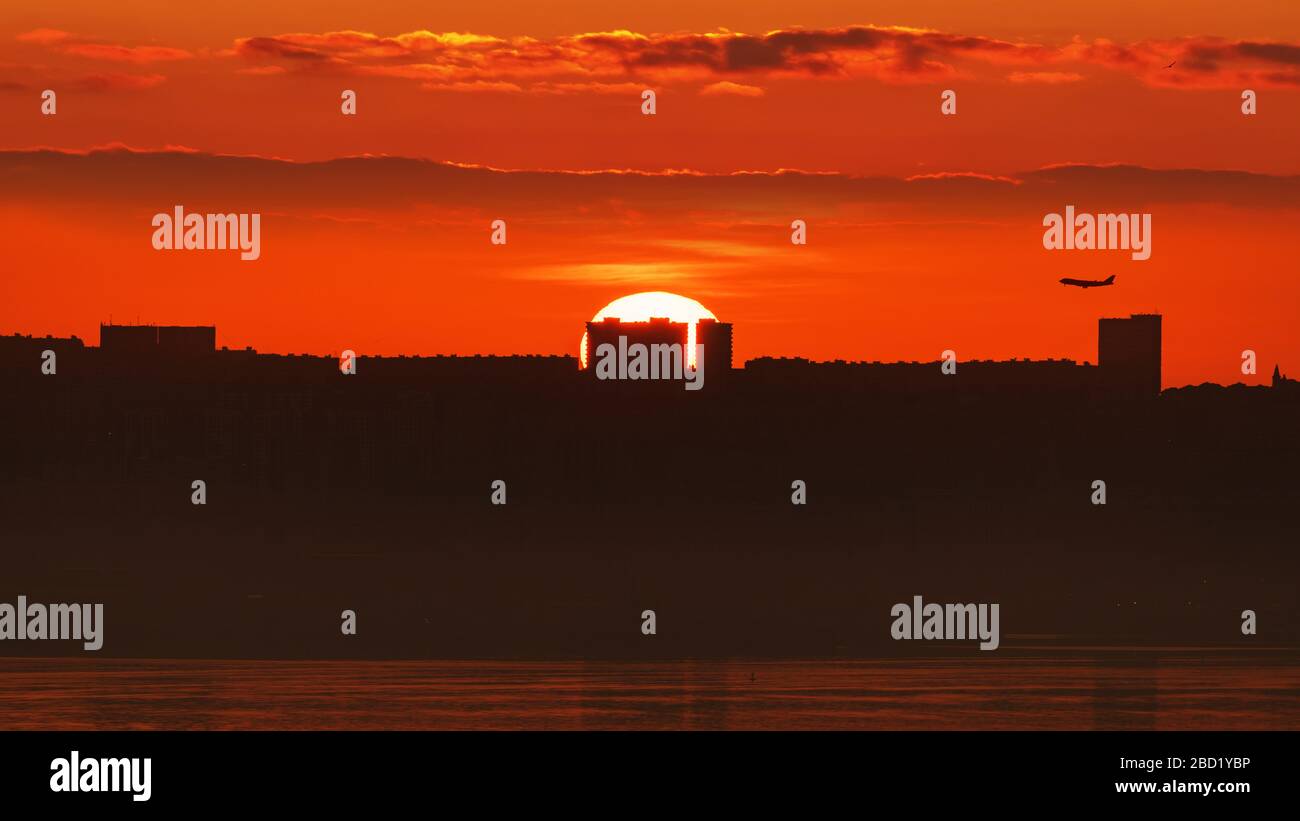 City sky landscape hi-res stock photography and images - Alamy