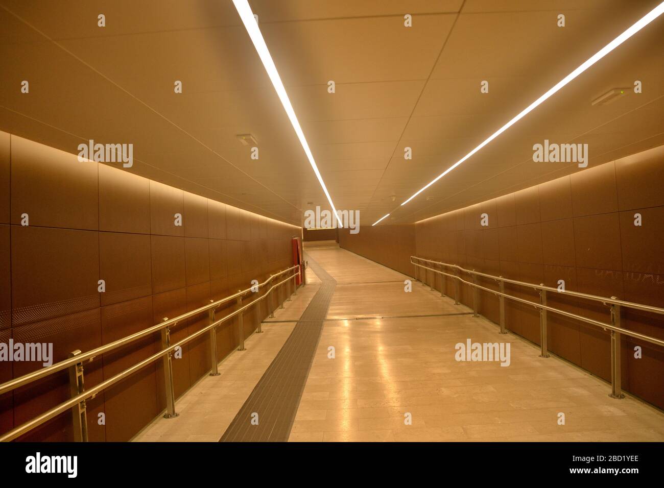 Tunnel subway hi-res stock photography and images - Alamy