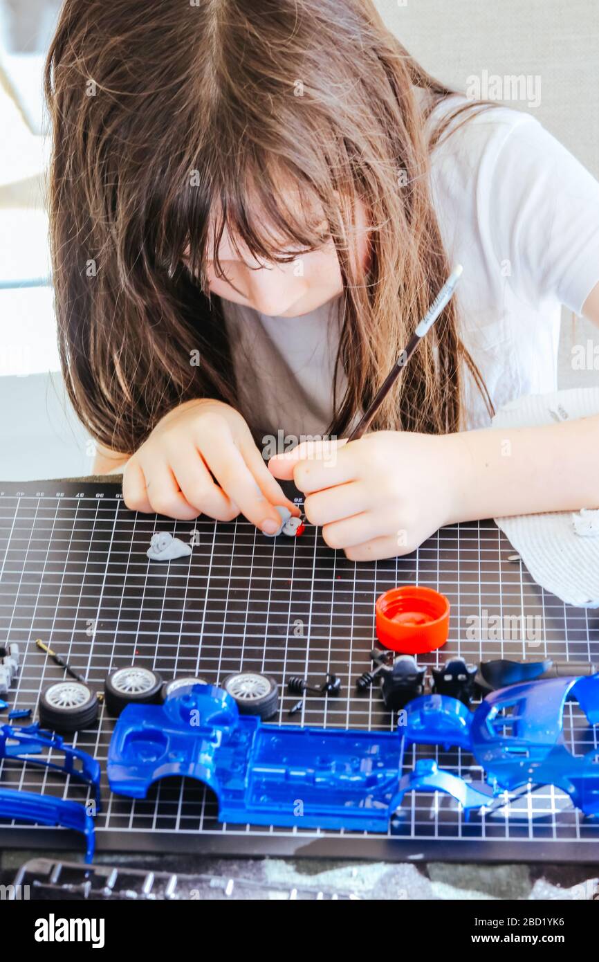 Child model build hi-res stock photography and images - Alamy