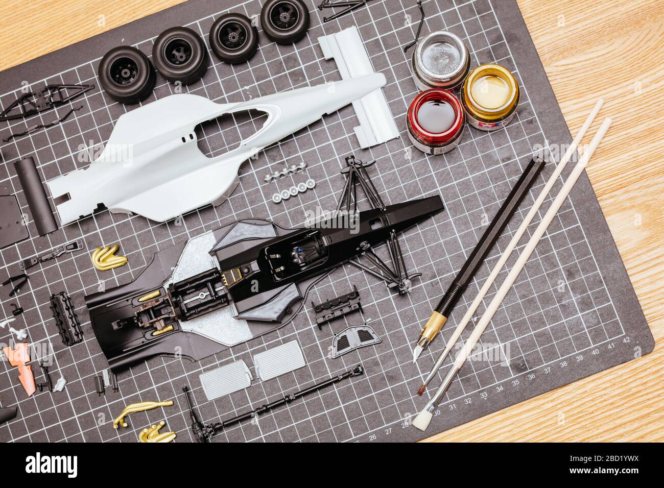 Model assembly kit hi-res stock photography and images - Alamy