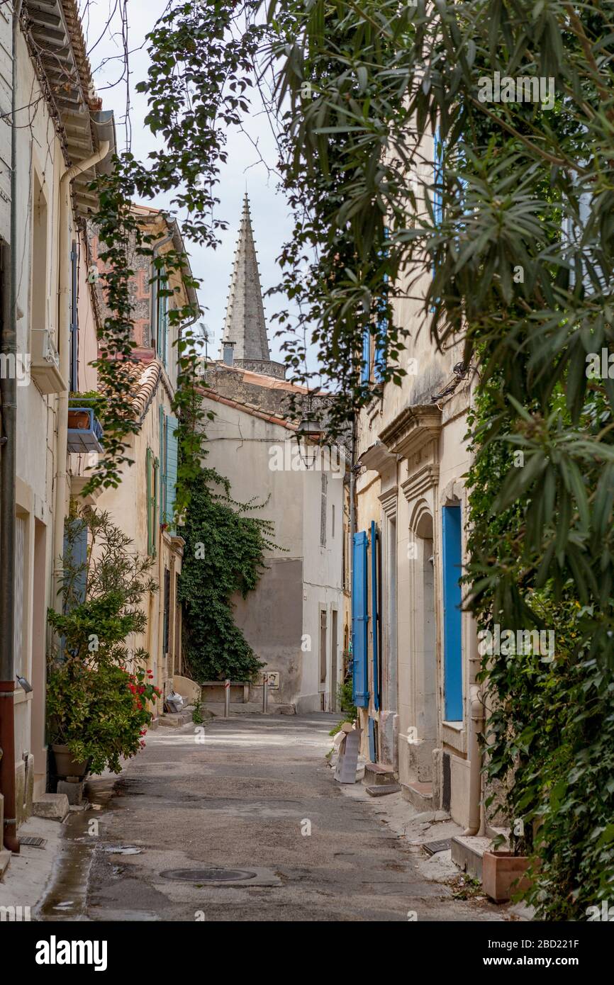 Pretty french houses hi-res stock photography and images - Alamy