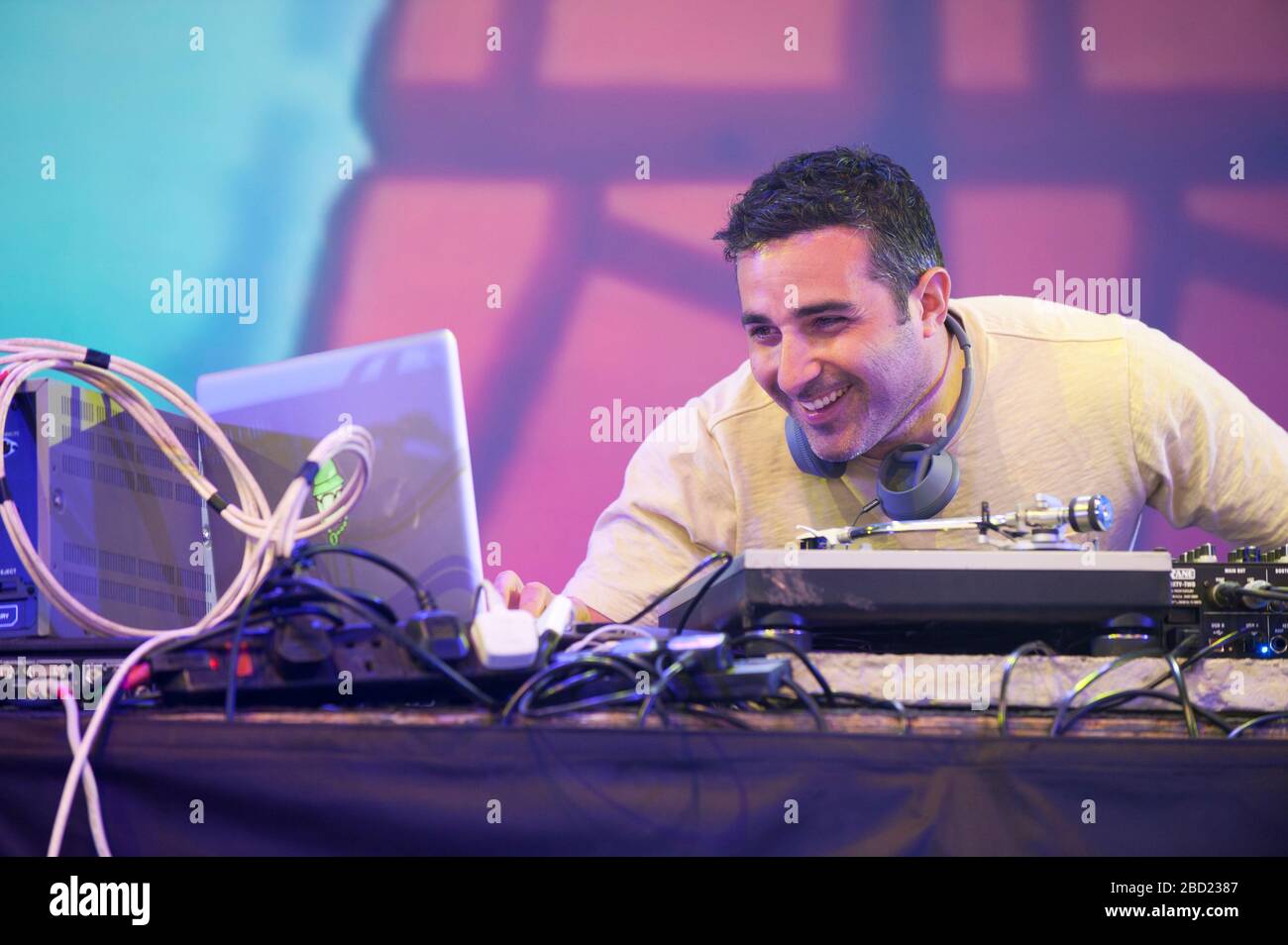Dj yoda hi-res stock photography and images - Alamy