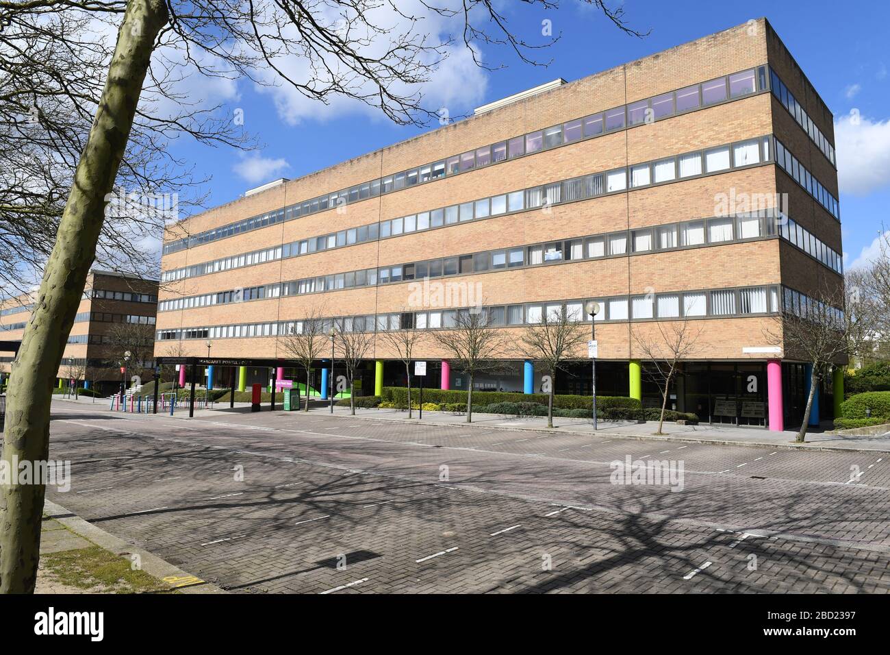 Milton keynes offices hi-res stock photography and images - Alamy