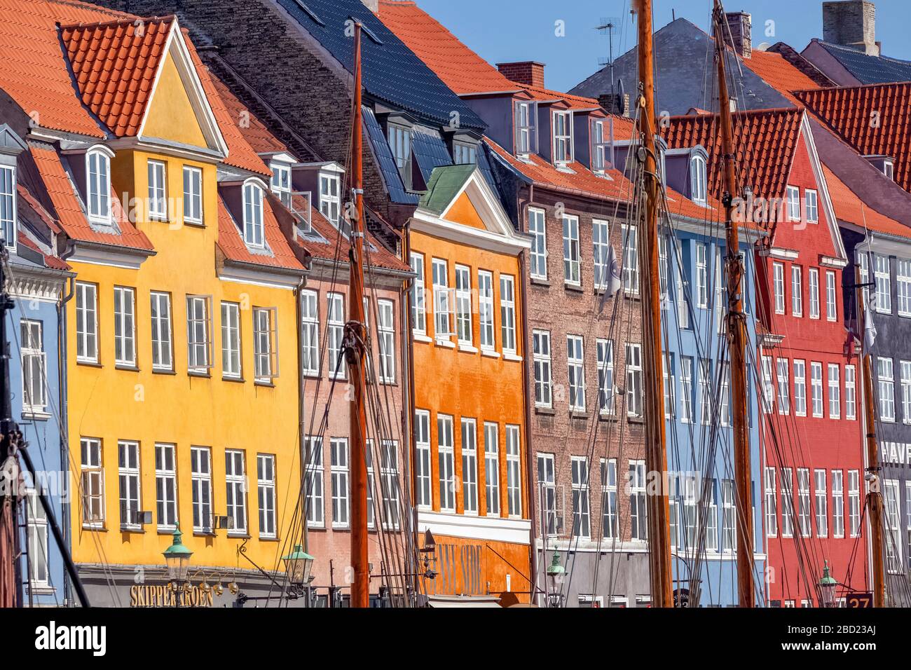 Colourful historic buildings in Nyhavn, Copenhagen Stock Photo - Alamy