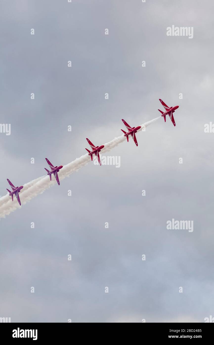 Red arrows precision flying display hi-res stock photography and images ...