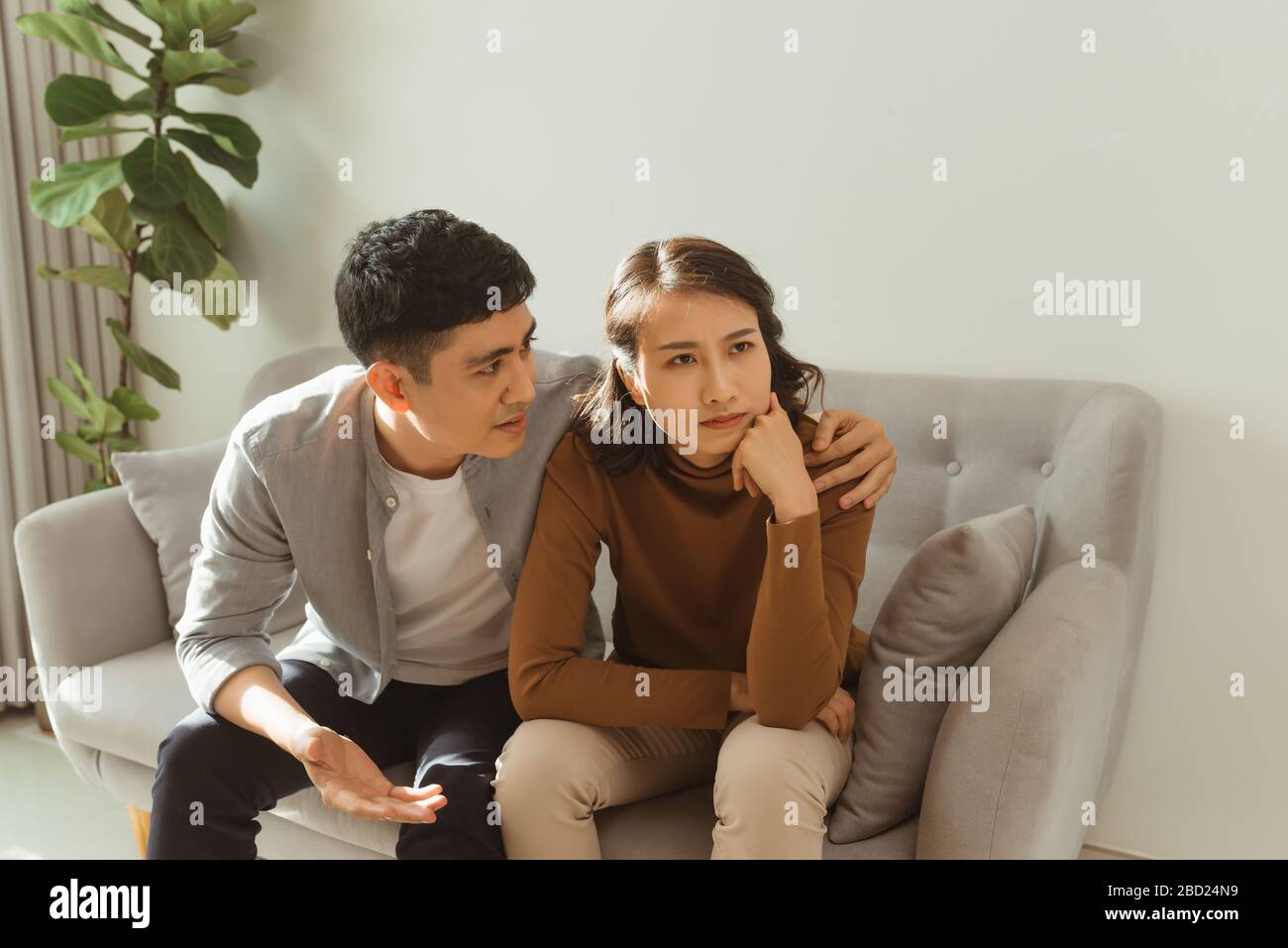 Unhappy wife mature hi-res stock photography and images - Alamy