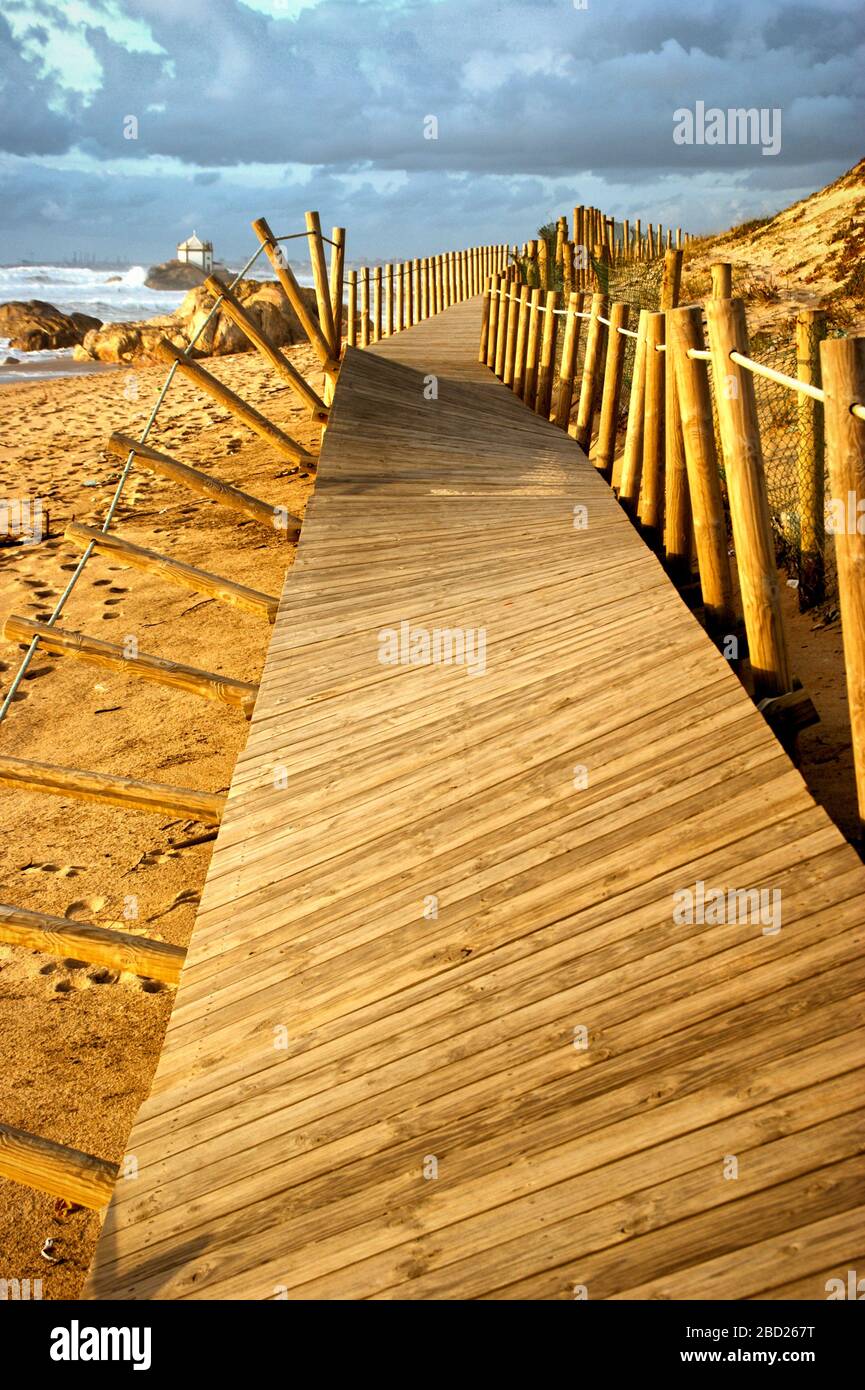 Beach walkways hi-res stock photography and images - Alamy