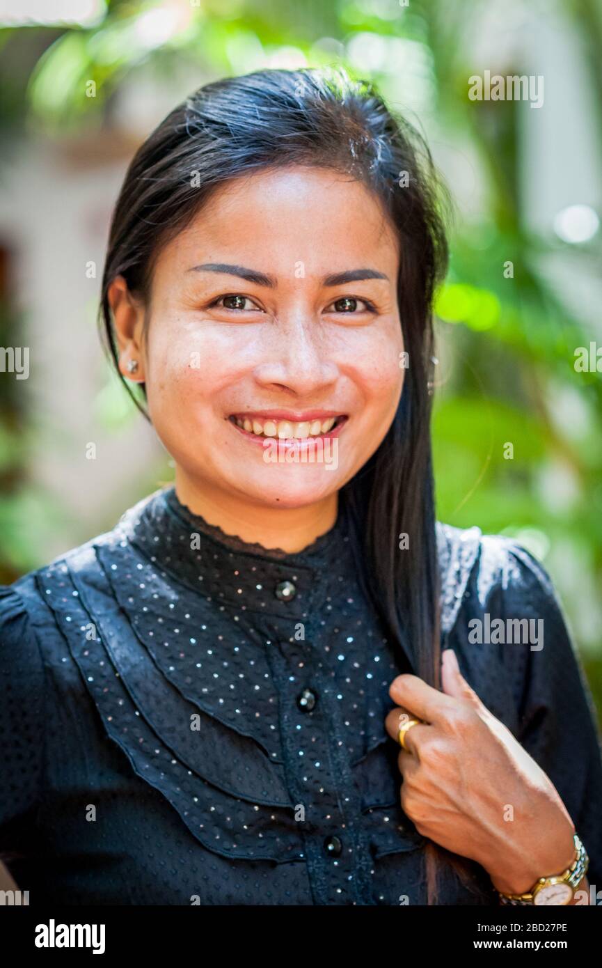 Cambodian model hi-res stock photography and images - Alamy