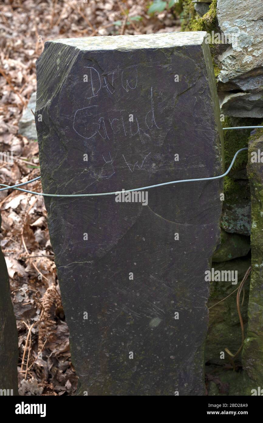 Slate fence hi-res stock photography and images - Alamy