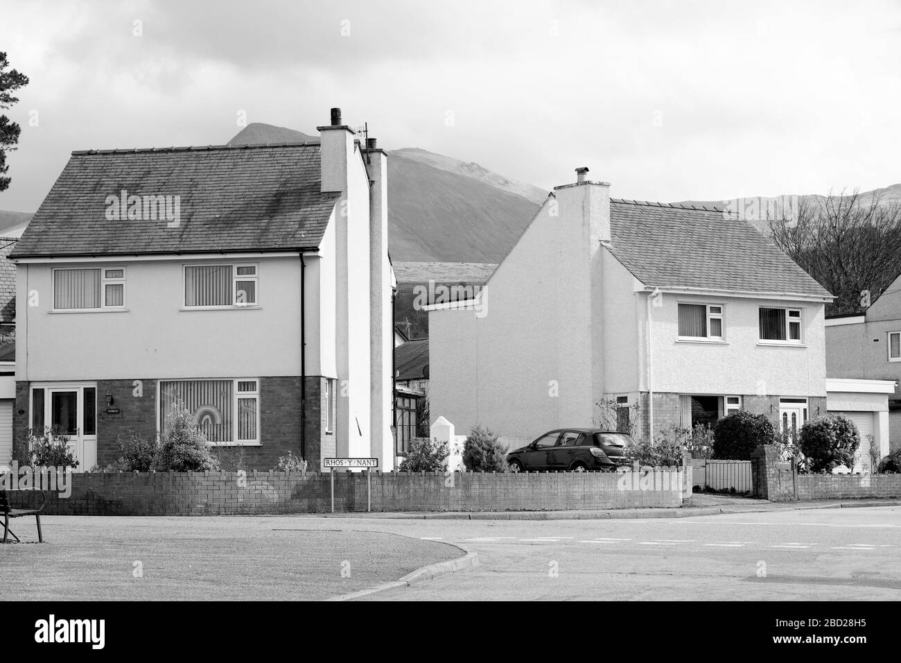 Urban housing estate mountains hi-res stock photography and images - Alamy