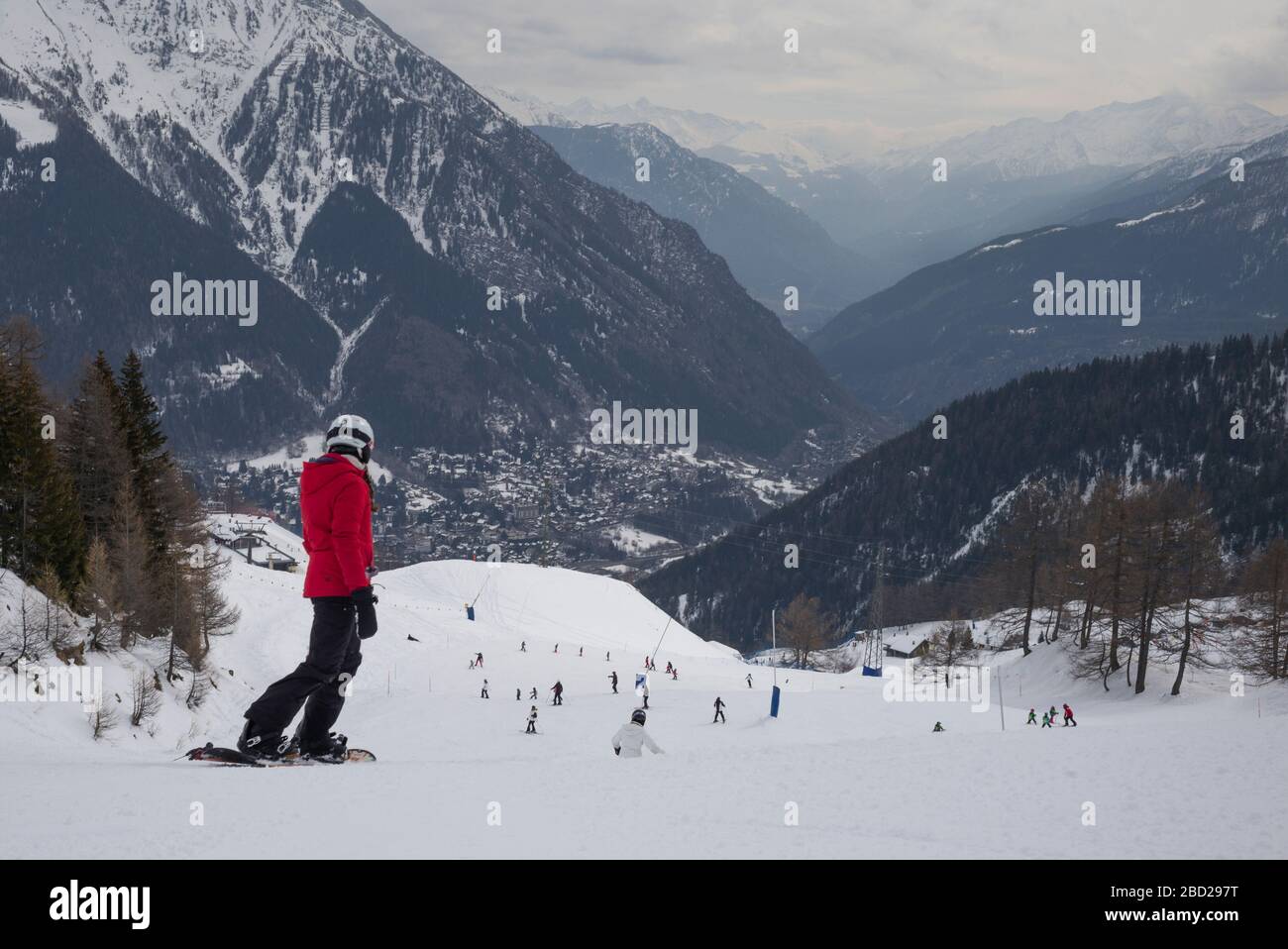 Tourist snowboarding, Alpine Resort, Aosta Valley, Courmayeur, Northern ...
