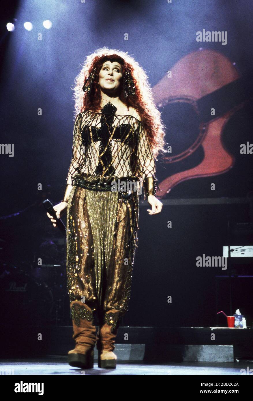 Cher 1999 hi-res stock photography and images - Alamy