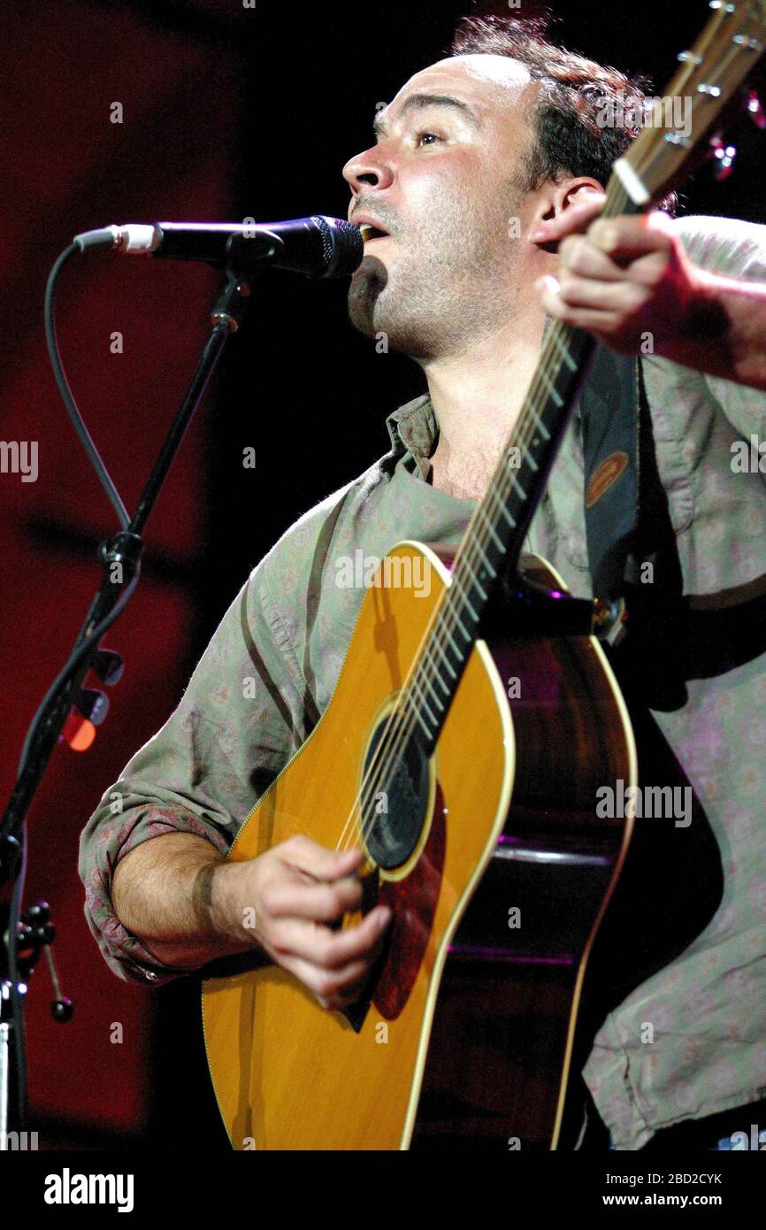 Dave Mathews performing at Farm Aid 2006 at the Tweeter Center in ...