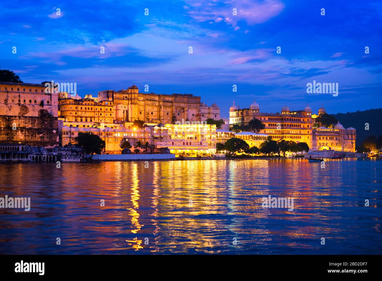 Udaipur twilight illuminated india hi-res stock photography and images ...