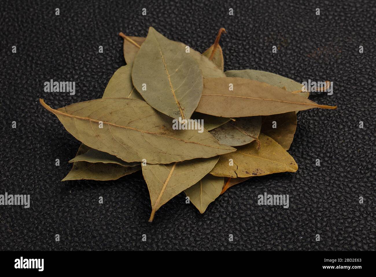 Dry laurel leaves - ready for cooking Stock Photo - Alamy