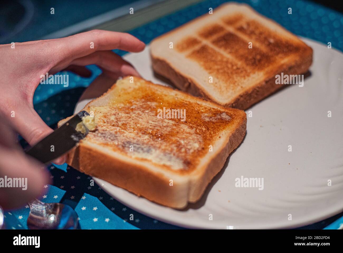 Toaster toast hands hi-res stock photography and images - Alamy