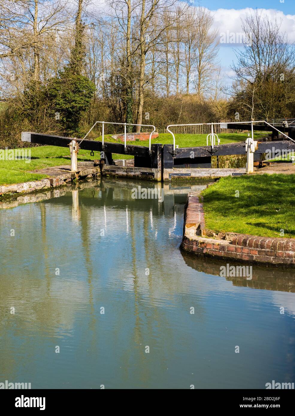 Kennet and avon canal winter bedwyn hi-res stock photography and images ...