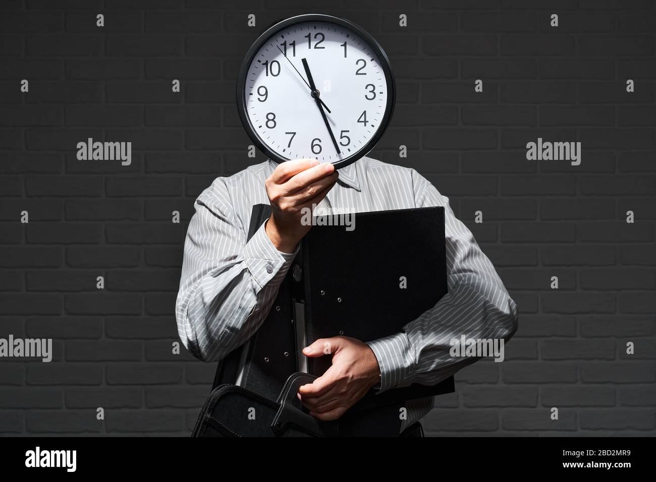 Synchronise clock hi-res stock photography and images - Alamy