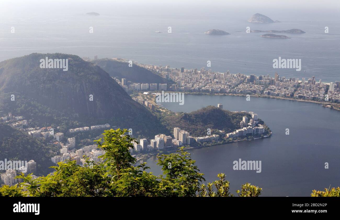 View looking down on rio De Janeiro from the statue of Christ the ...