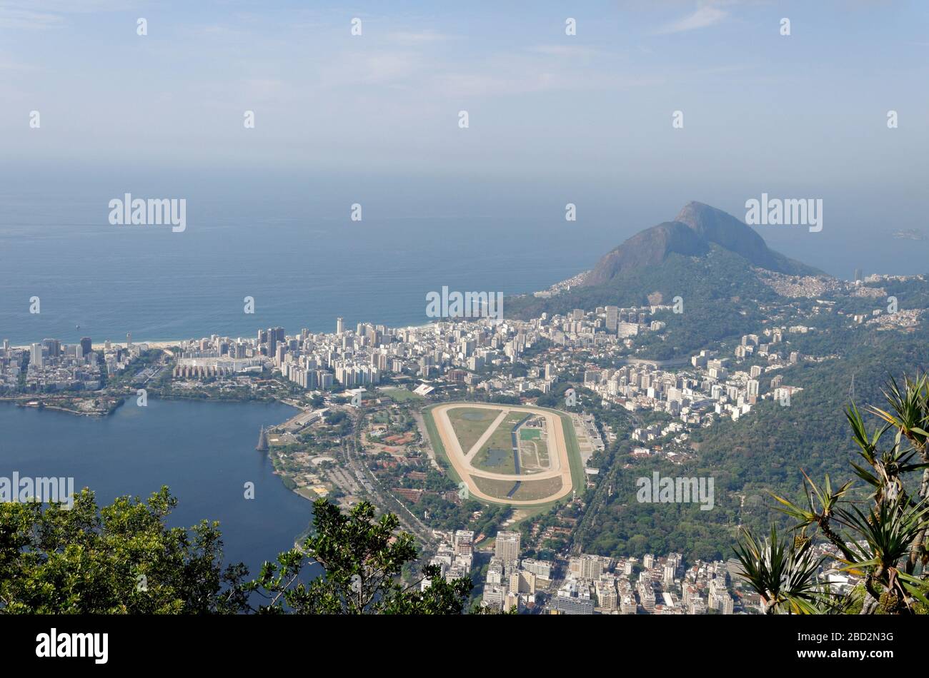 View looking down on rio De Janeiro from the statue of Christ the ...