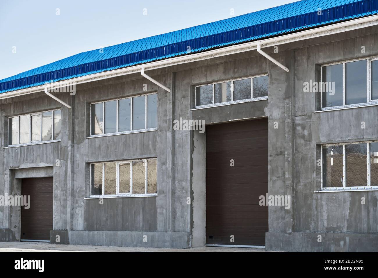 Single story building hi-res stock photography and images - Alamy