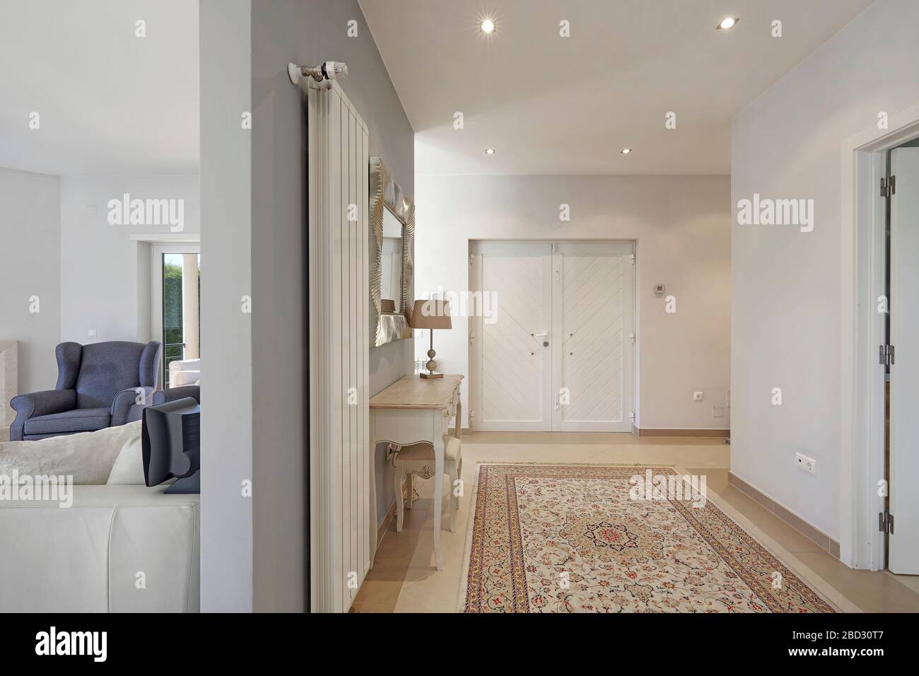 Modern apartment entrance Stock Photo - Alamy