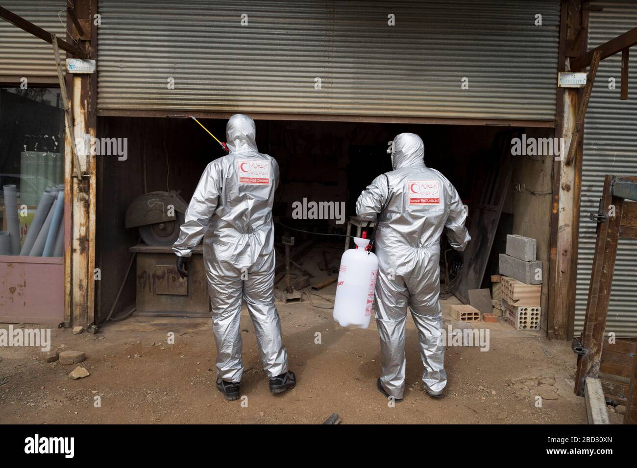 Tehran, Iran. 6th Apr 2020. Members of the Iranian Red Crescent's ...